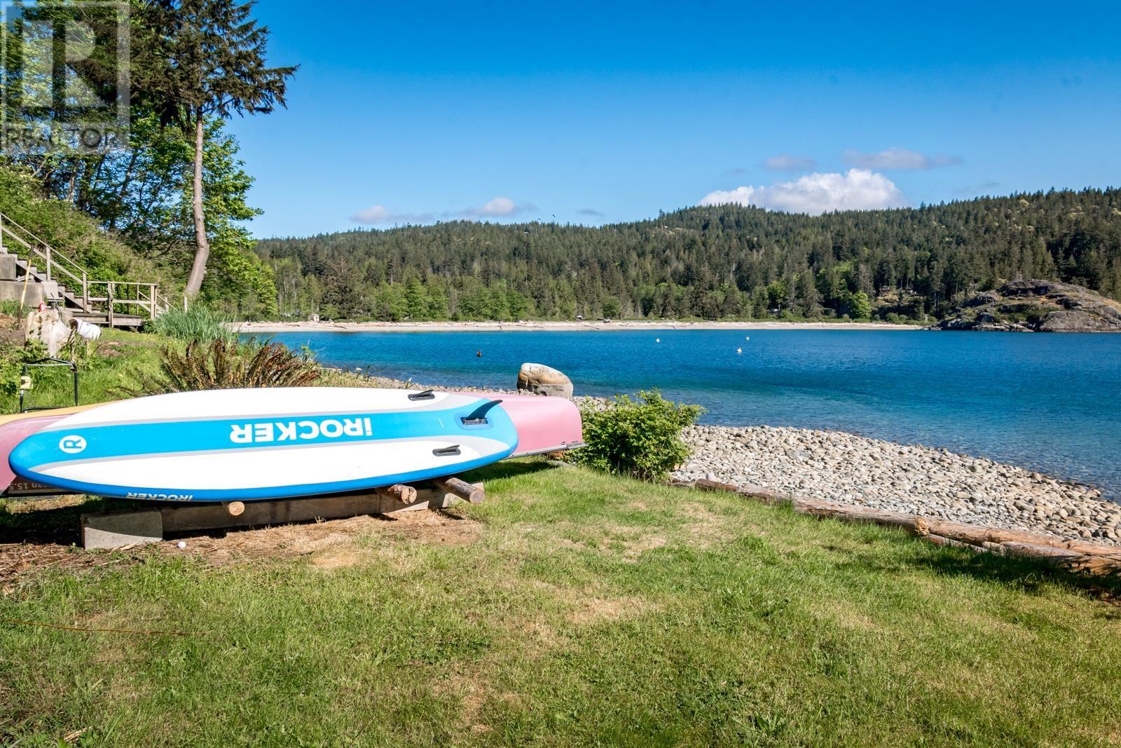 For sale: 7711 REDROOFFS ROAD, Halfmoon Bay, British Columbia V7Z1C4 ...