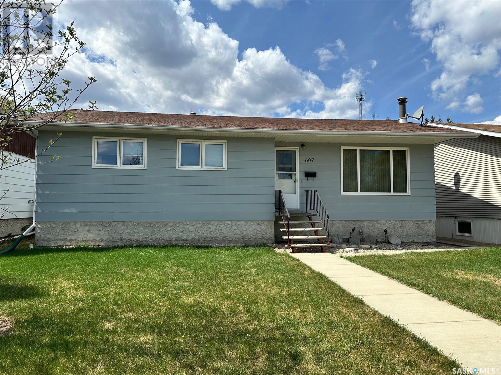À vendre : 607 Main STREET, Hudson Bay, Saskatchewan S0E0Y0 - SK005345 ...