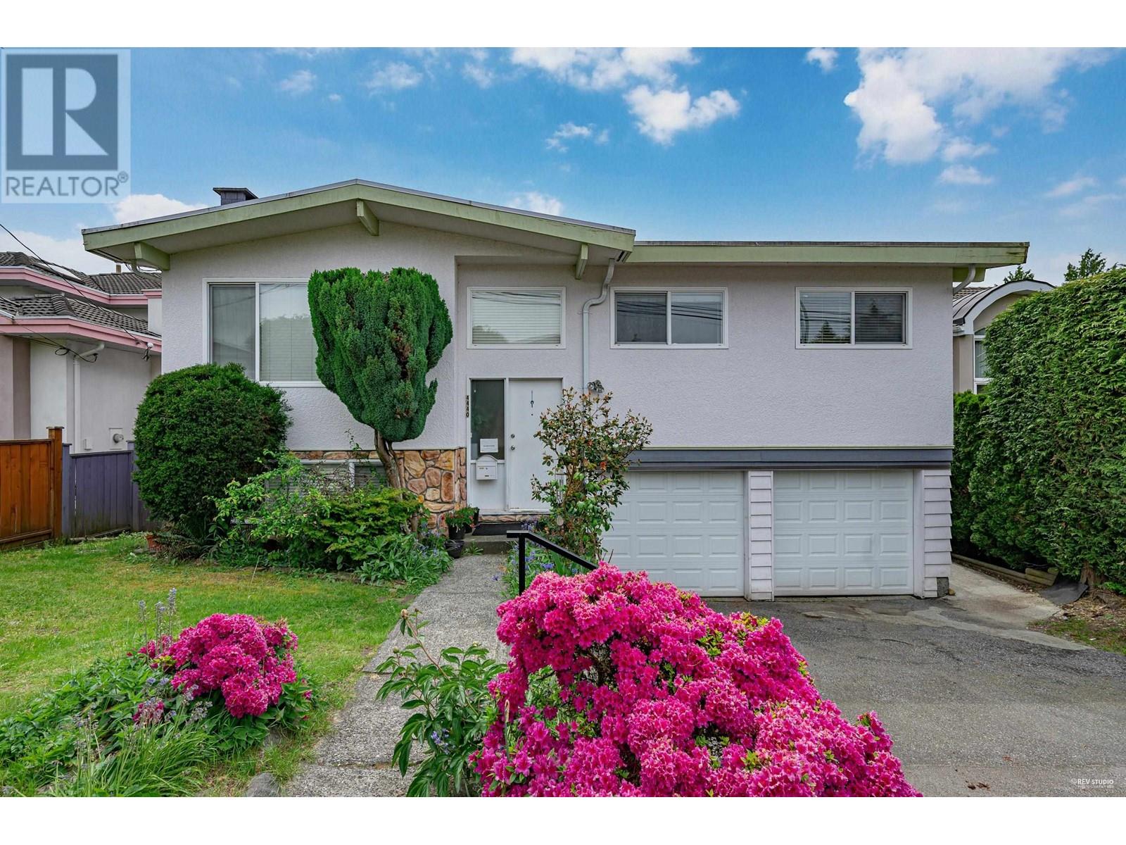 For sale: 4440 RUMBLE STREET, Burnaby, British Columbia V5J2A3 ...