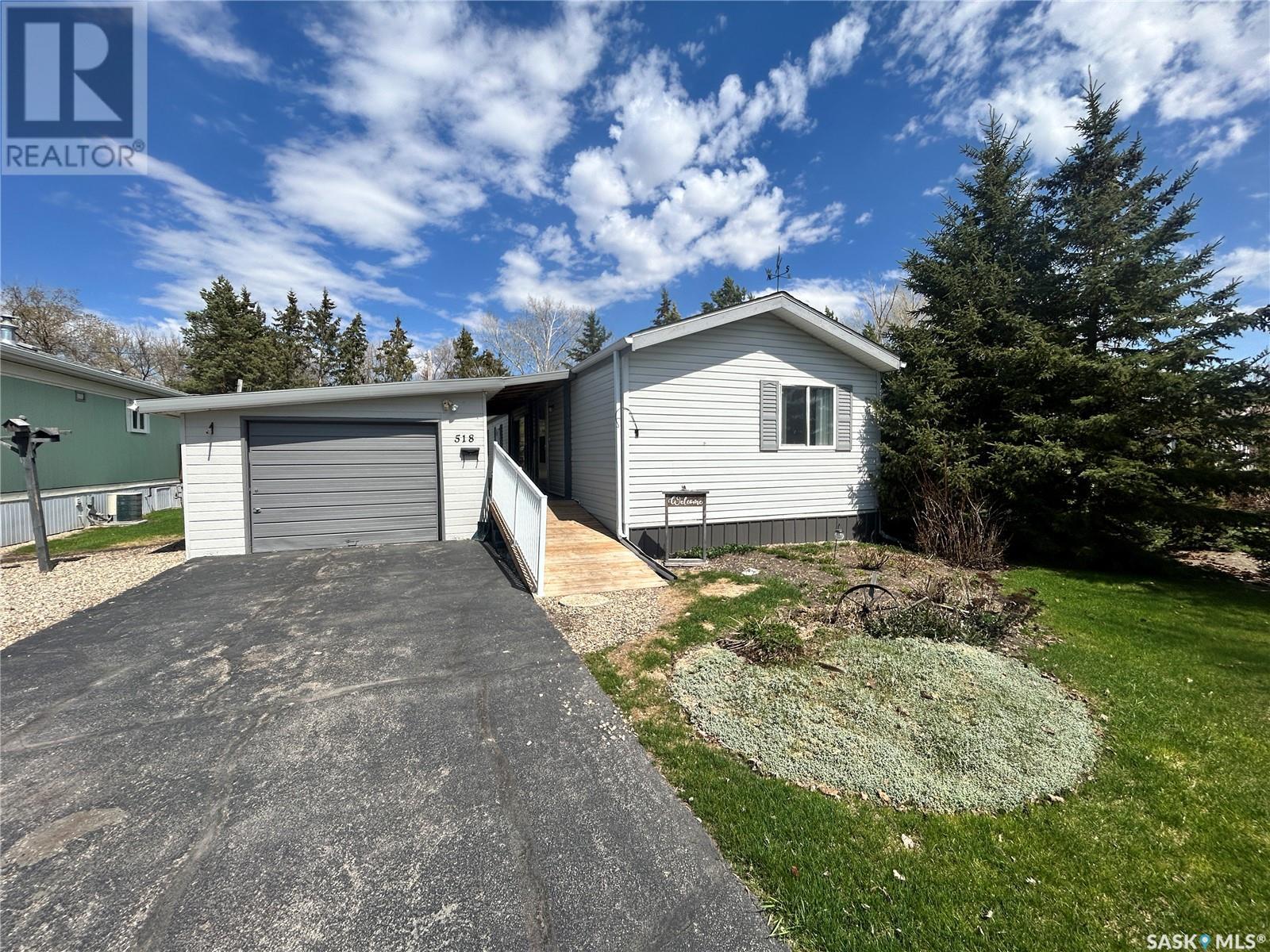 For sale: 518 March AVENUE E, Langenburg, Saskatchewan S0A2A0 ...