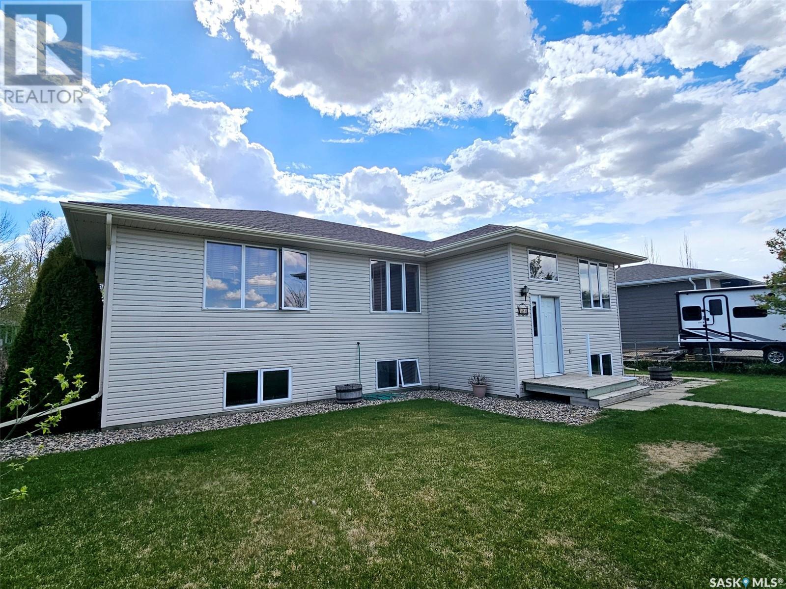 For sale: 115 Carson BAY, Lampman, Saskatchewan S0C1N0 - SK006063 ...