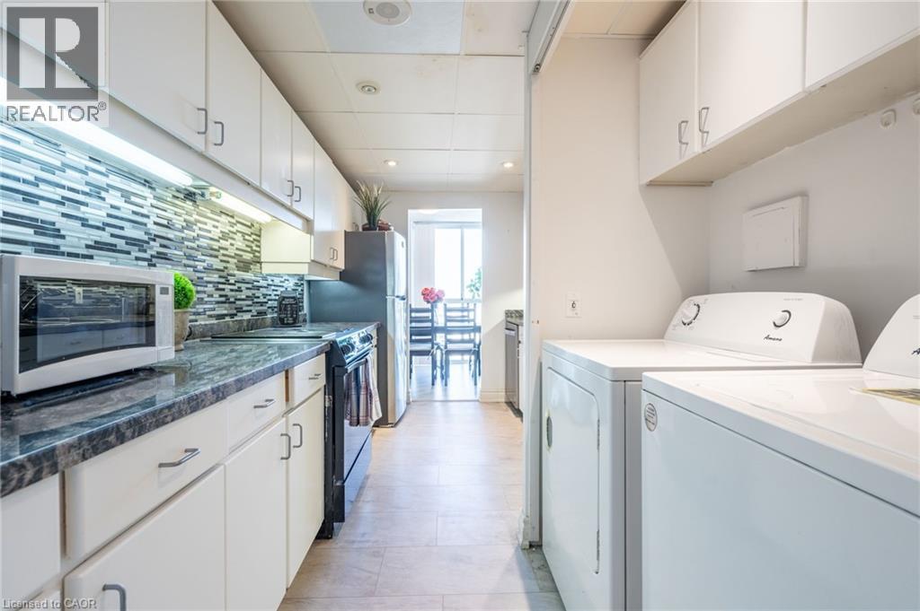 For sale: 3650 KANEFF Crescent Unit# 2302, Mississauga, Ontario L5A4A1 ...