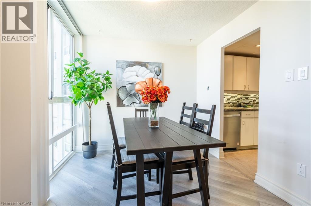 For sale: 3650 KANEFF Crescent Unit# 2302, Mississauga, Ontario L5A4A1 ...