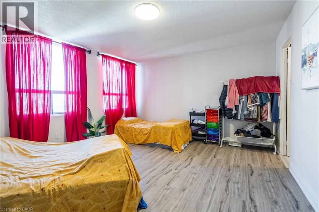 For sale: 3650 KANEFF Crescent Unit# 2302, Mississauga, Ontario L5A4A1 ...