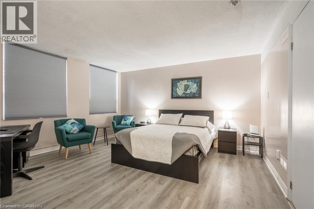 For sale: 3650 KANEFF Crescent Unit# 2302, Mississauga, Ontario L5A4A1 ...