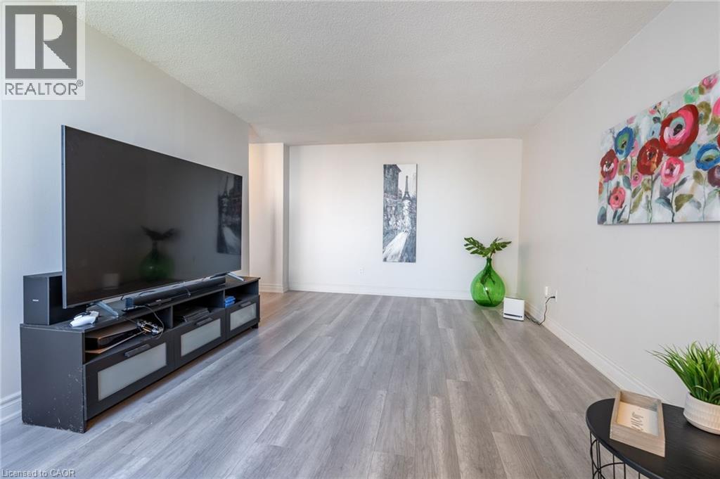 For sale: 3650 KANEFF Crescent Unit# 2302, Mississauga, Ontario L5A4A1 ...