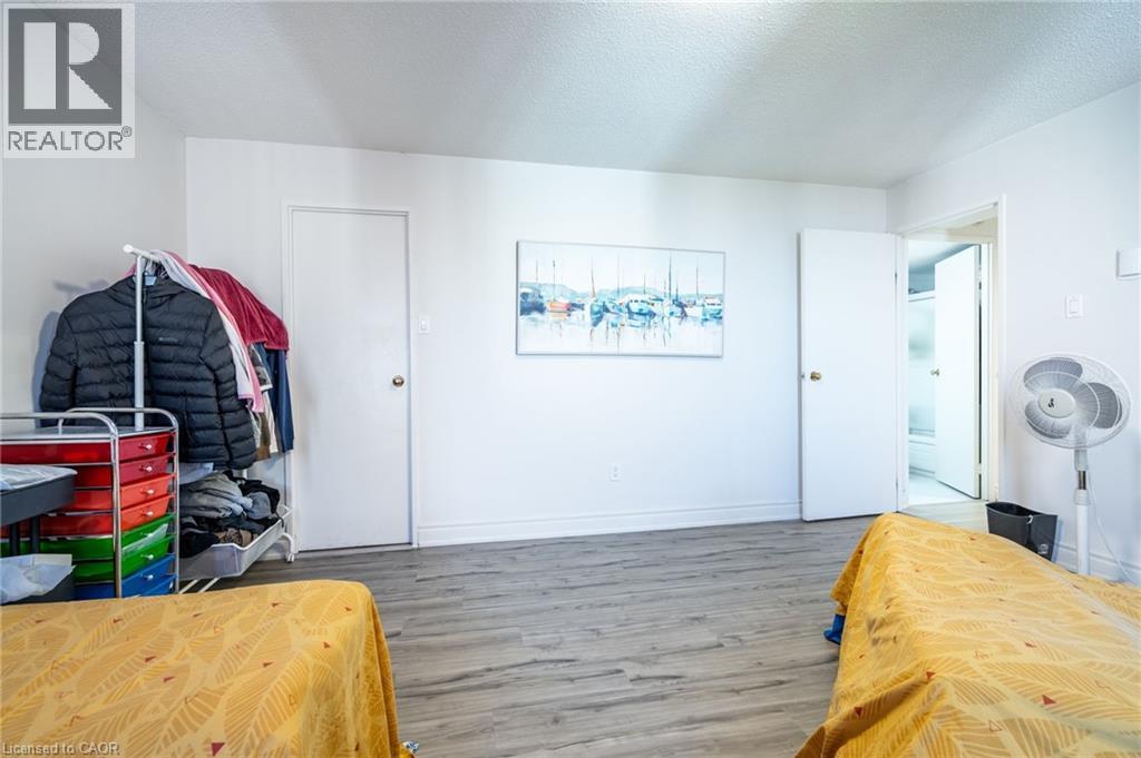 For sale: 3650 KANEFF Crescent Unit# 2302, Mississauga, Ontario L5A4A1 ...