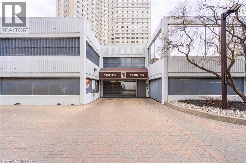 For sale: 3650 KANEFF Crescent Unit# 2302, Mississauga, Ontario L5A4A1 ...