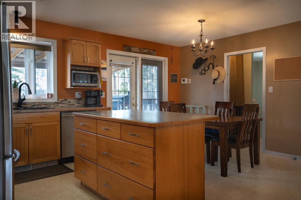 For sale: 4928 52 Street, Clive, Alberta T0C0Y0 - A2212078 | REALTOR.ca