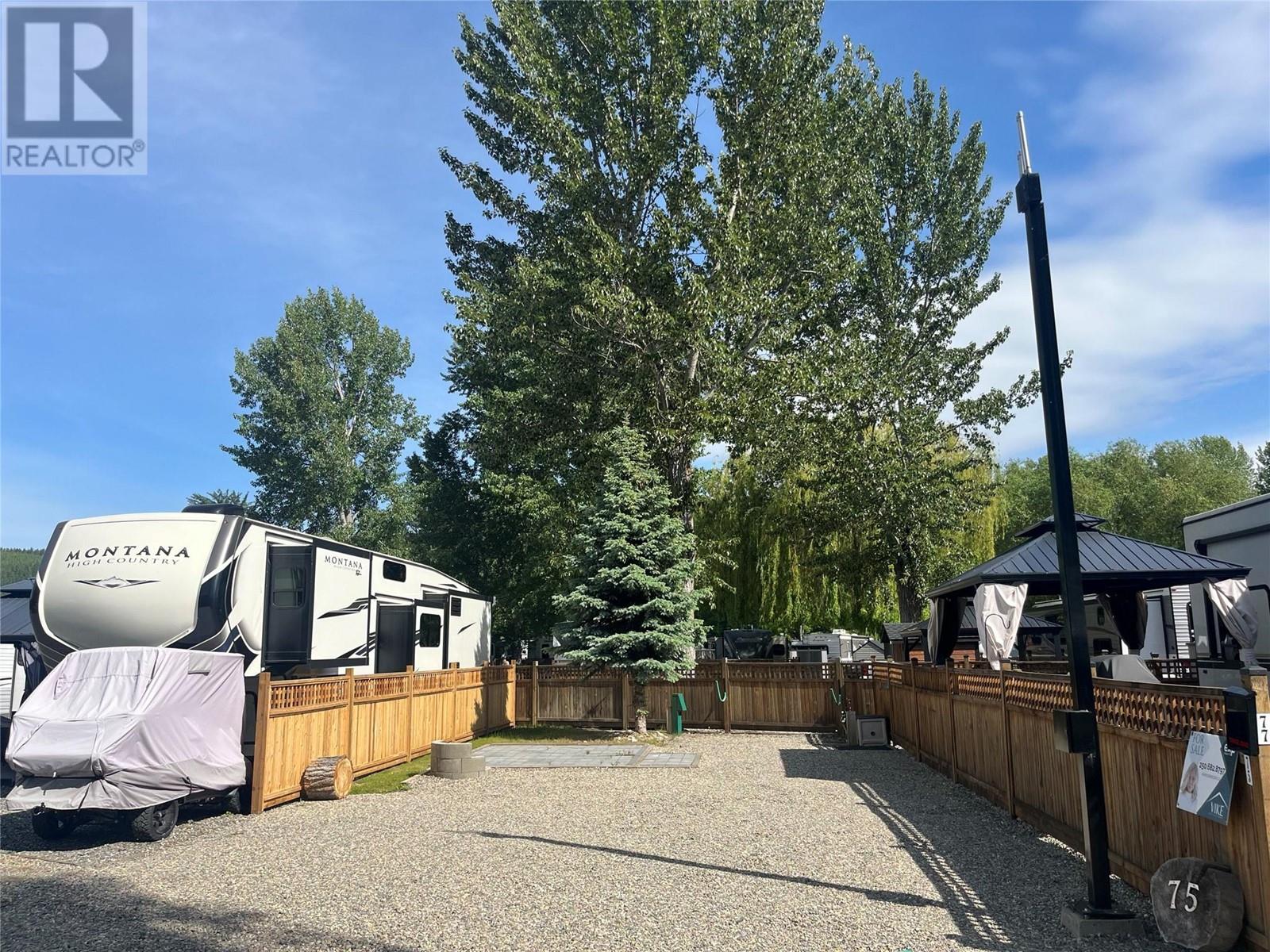 For sale: 75 COTTONWOOD Drive N, Lee Creek, British Columbia V0E1M4 ...