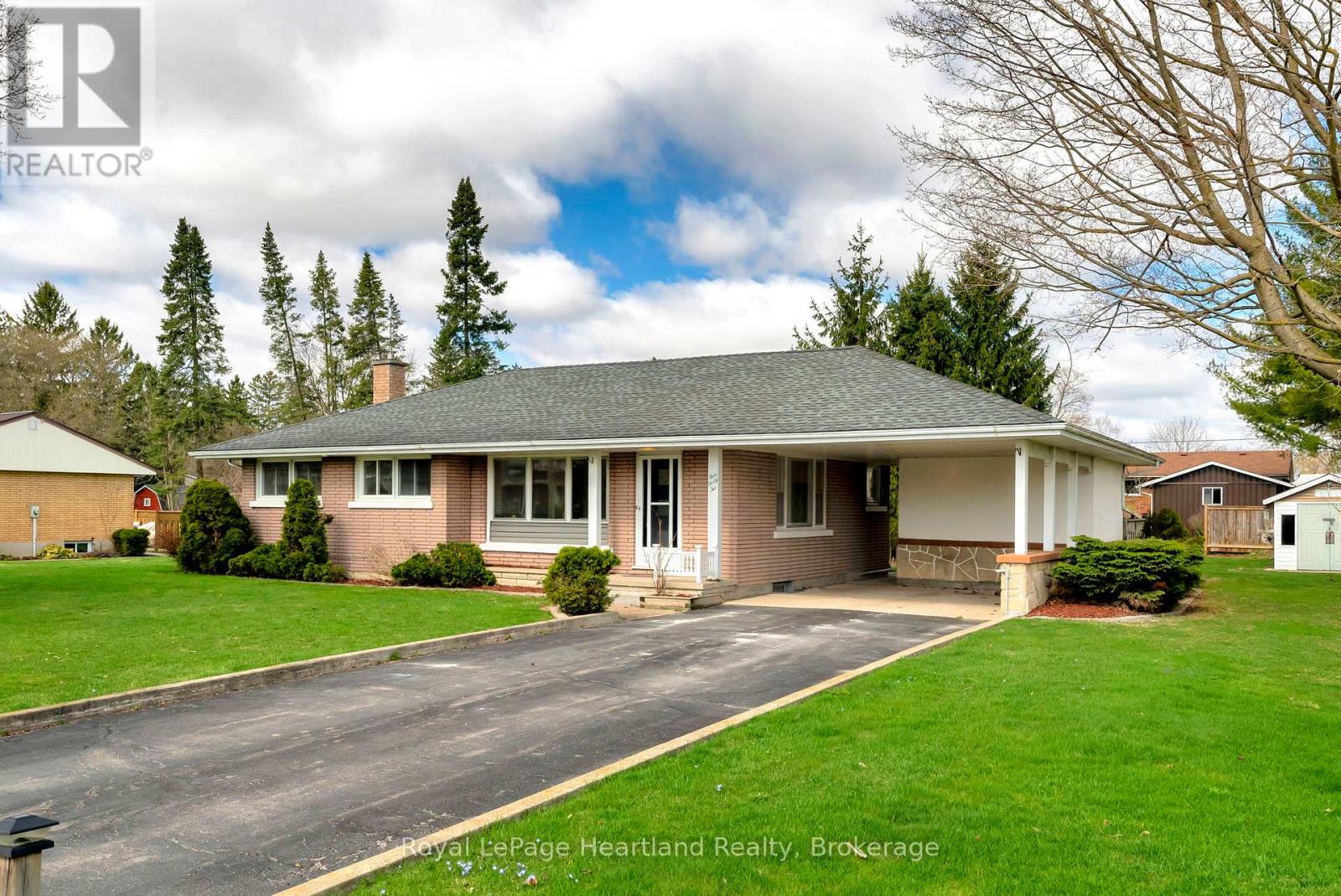 À vendre : 542 ANGUS STREET, North Huron (Wingham), Ontario N0G2W0 ...