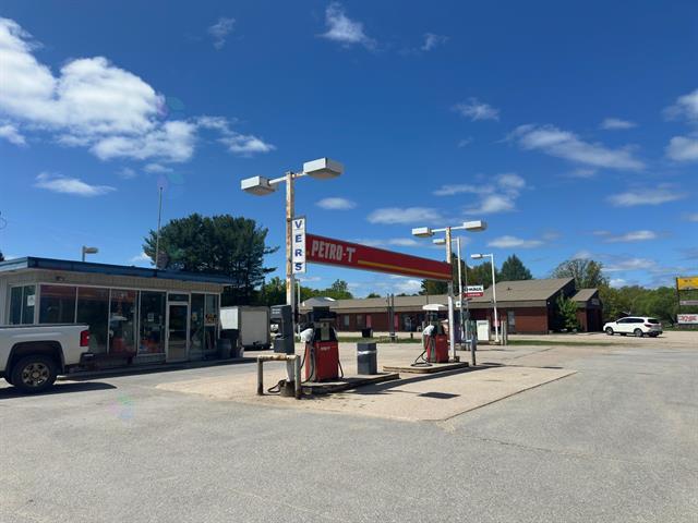 For sale: 265 Rue Principale, Mansfield-et-Pontefract, Quebec J0X1R0 ...