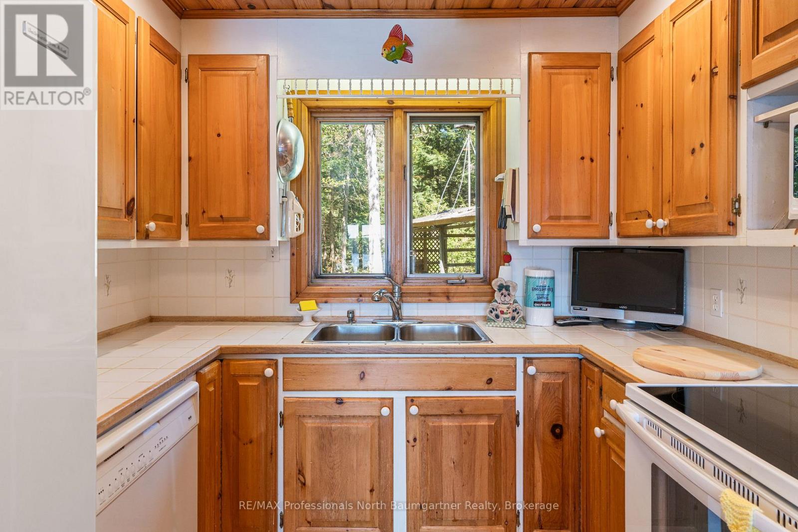 For sale: 6469 KENNISIS LAKE ROAD, Dysart et al (Havelock), Ontario ...