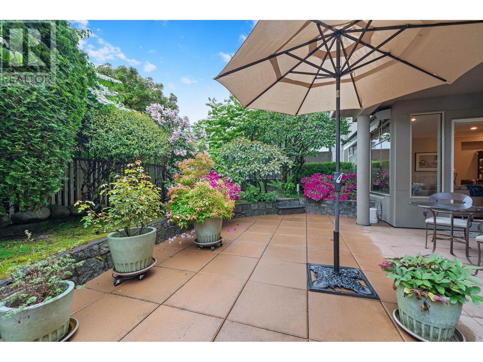 For sale: 203 1765 MARINE DRIVE, West Vancouver, British Columbia ...