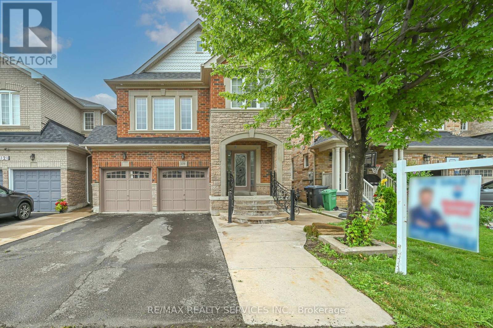 À vendre : 119 CROWN VICTORIA DRIVE, Brampton (Fletcher's Meadow), Ontario L7A3X9 - W12175824 ...