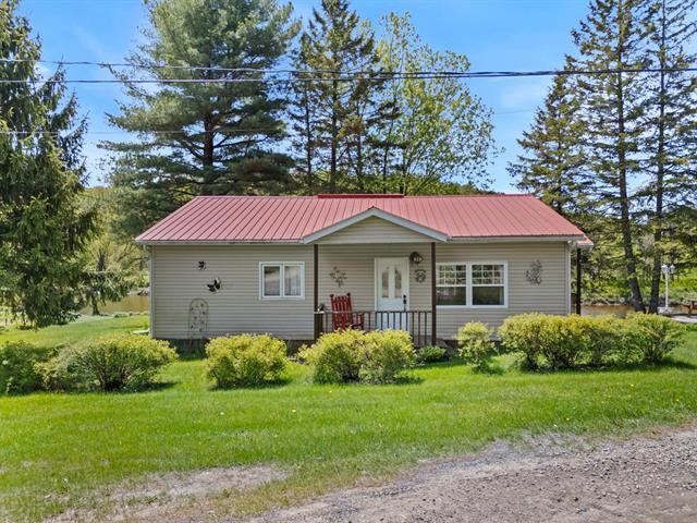À vendre : 10 Rue du Domaine-des-Sapins, Wotton, Québec J0A1N0 ...
