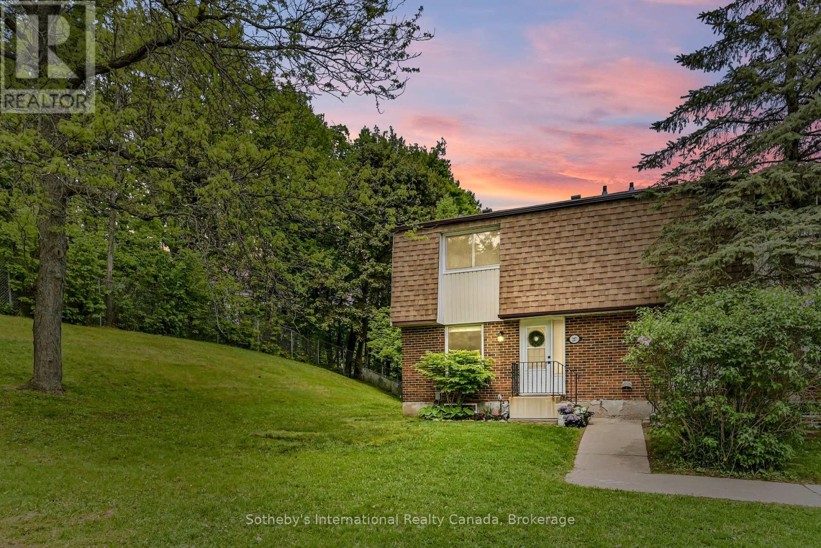 À vendre : 217 KINGHAM ROAD, Halton Hills (AC Acton), Ontario L7J2T3 ...