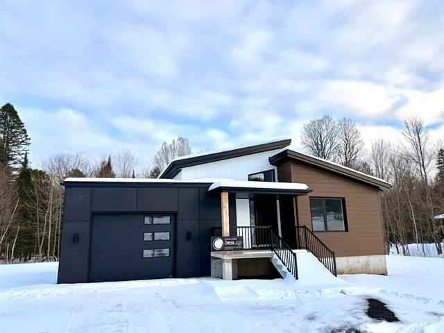 For sale: 11 Rue des Fougères, Sainte-Béatrix, Quebec J0K1Y0 - 20807558 ...