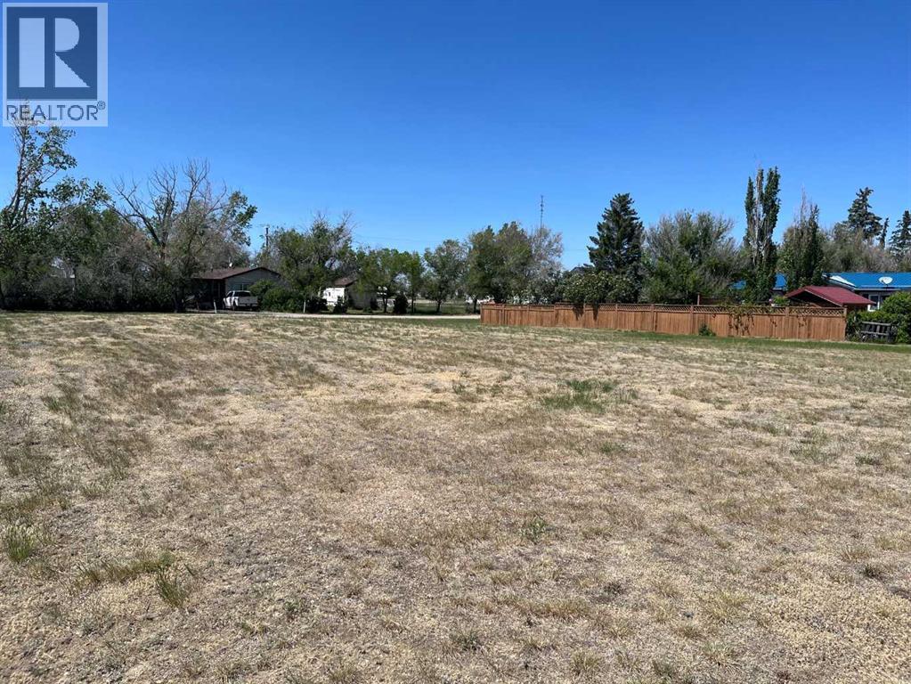 For sale: TBD McGregor Ave, Suffield, Alberta T0J2N0 - A2226158 ...