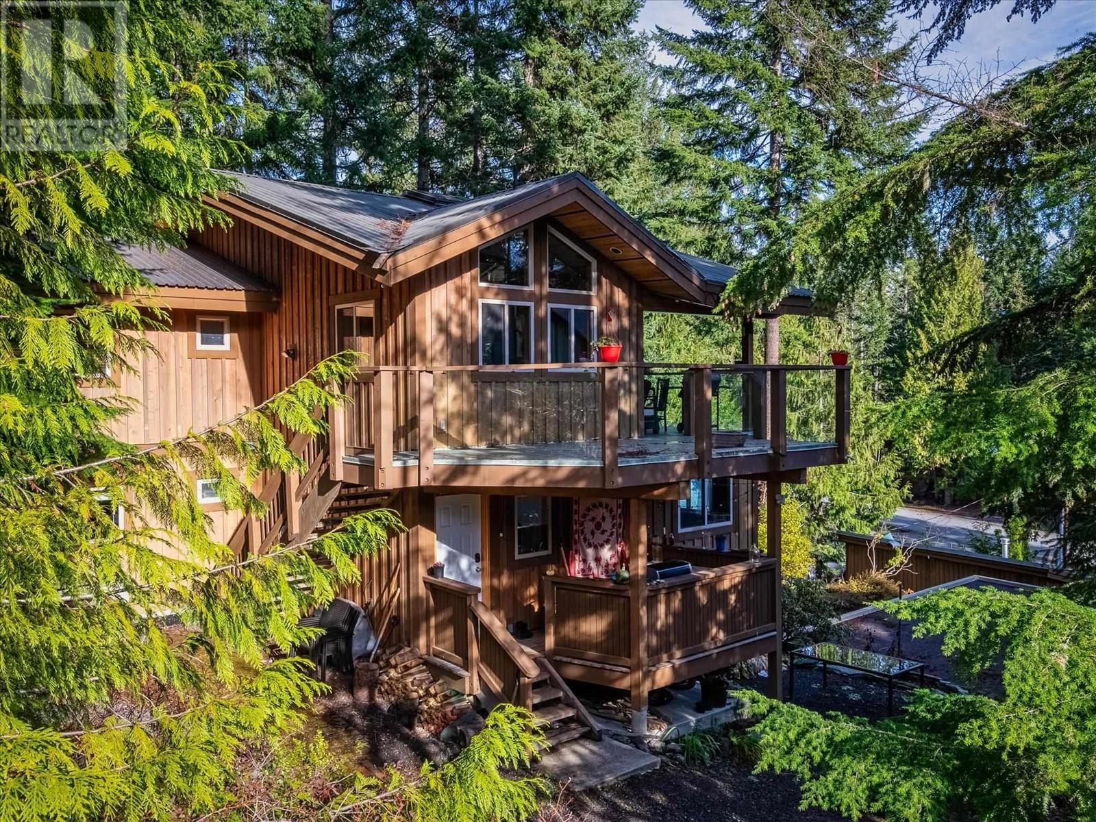 For sale: 8349 NEEDLES DRIVE, Whistler, British Columbia V8E0G1 ...