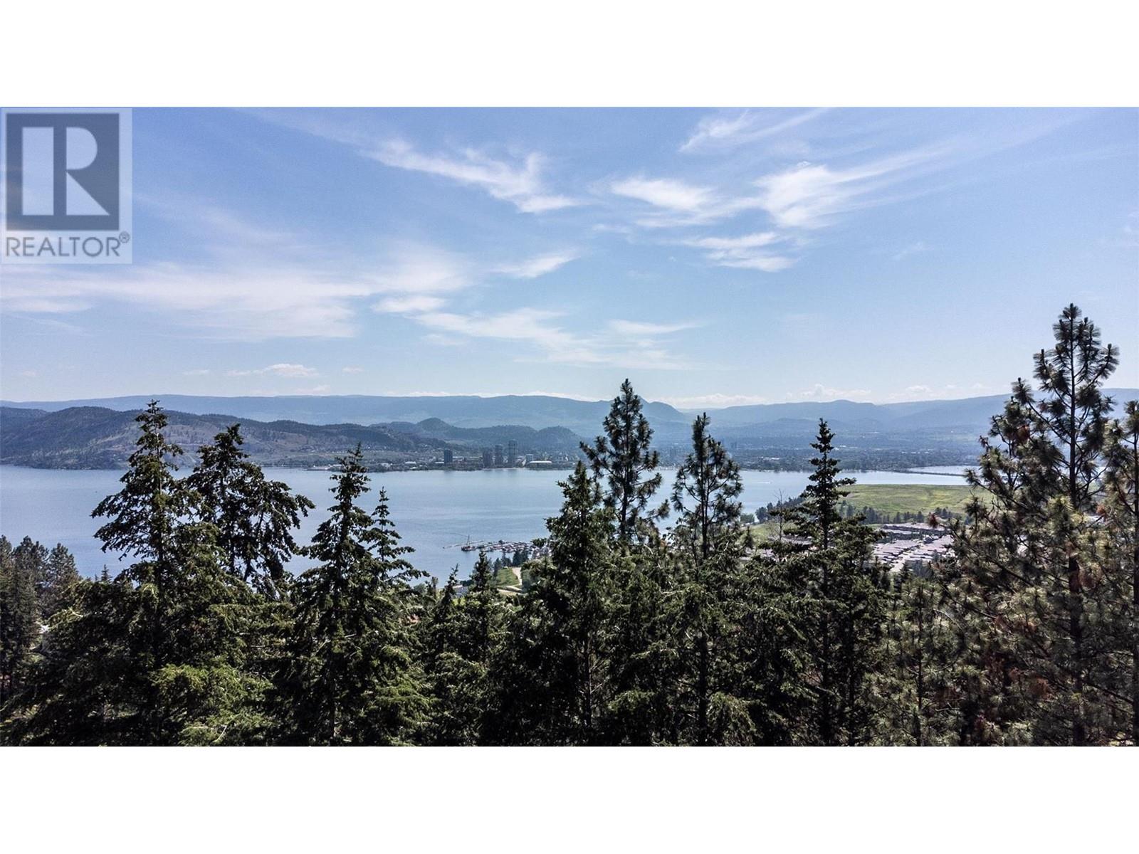 For sale: 1525 Scott Crescent, West Kelowna, British Columbia V1Z2X6 ...