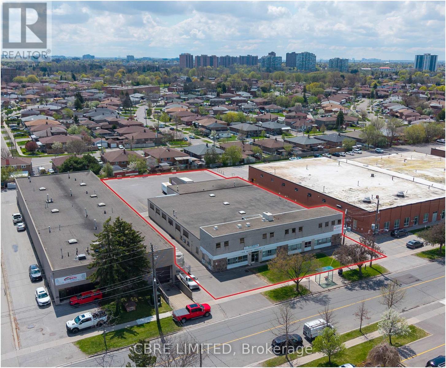 For sale: 130 MILVAN DRIVE, Toronto (Humber Summit), Ontario M9L1Z9 ...