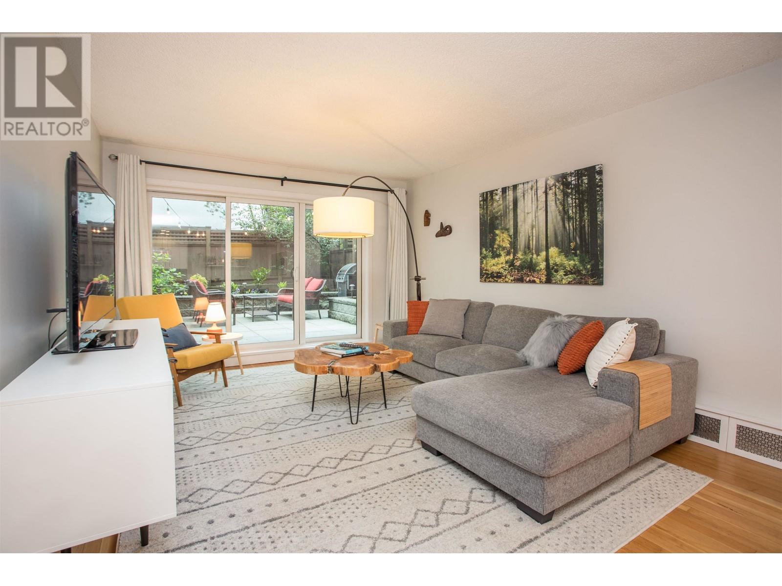 For sale: 113 330 E 7TH AVENUE, Vancouver, British Columbia V5T4K5 ...