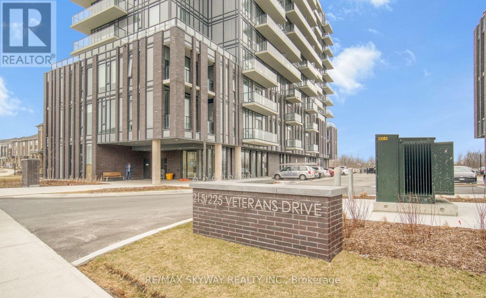 For sale: 201 - 225 VETERANS DRIVE, Brampton (Brampton North), Ontario ...