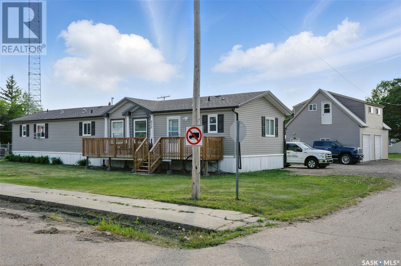 For sale: 217 Main STREET, Brock, Saskatchewan S0L0H0 - SK008952 ...