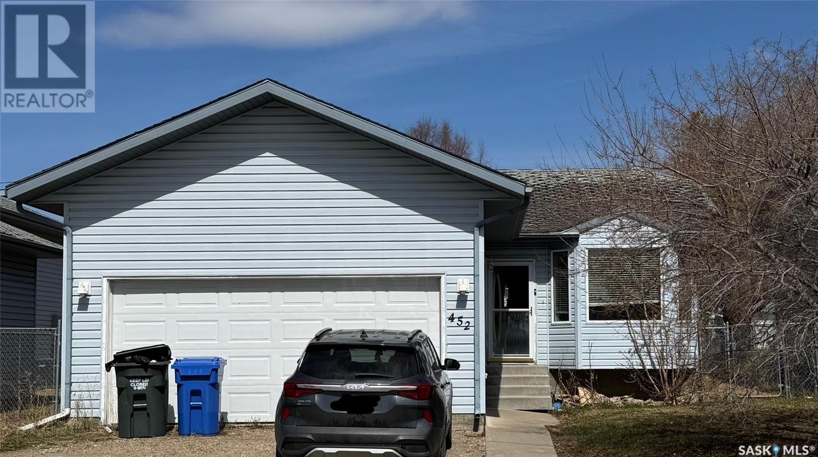 For sale: 452 Adams CRESCENT, Prince Albert, Saskatchewan S6V7K6 ...