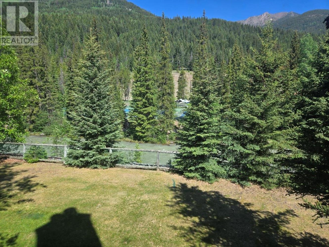 For sale: 2035 Panorama Drive Unit# 217, Panorama, British Columbia ...