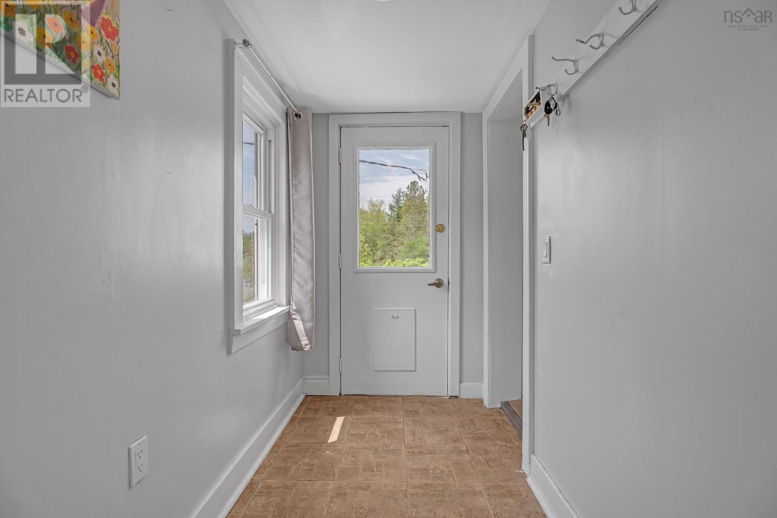 For sale: 6024 Highway 354, Kennetcook, Nova Scotia B0N1T0 - 202514323 ...