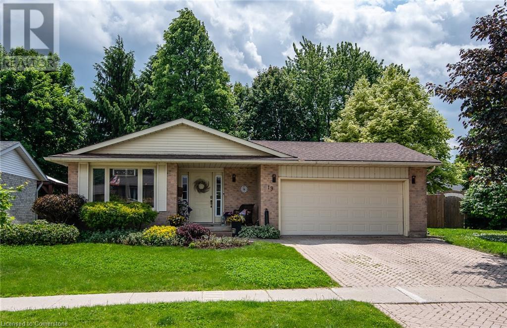 À vendre : 19 EAGLE Drive, Elmira, Ontario N3B3J1 - 40732338 | REALTOR.ca