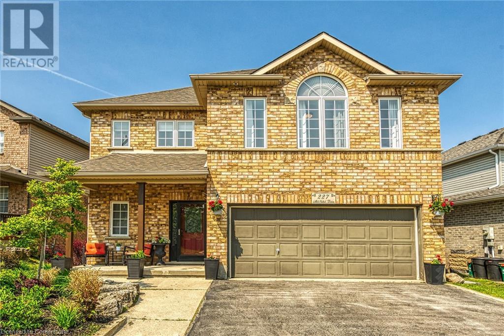 À vendre : 227 MCNICHOL Drive, Cambridge, Ontario N1P1J3 - 40737273 ...