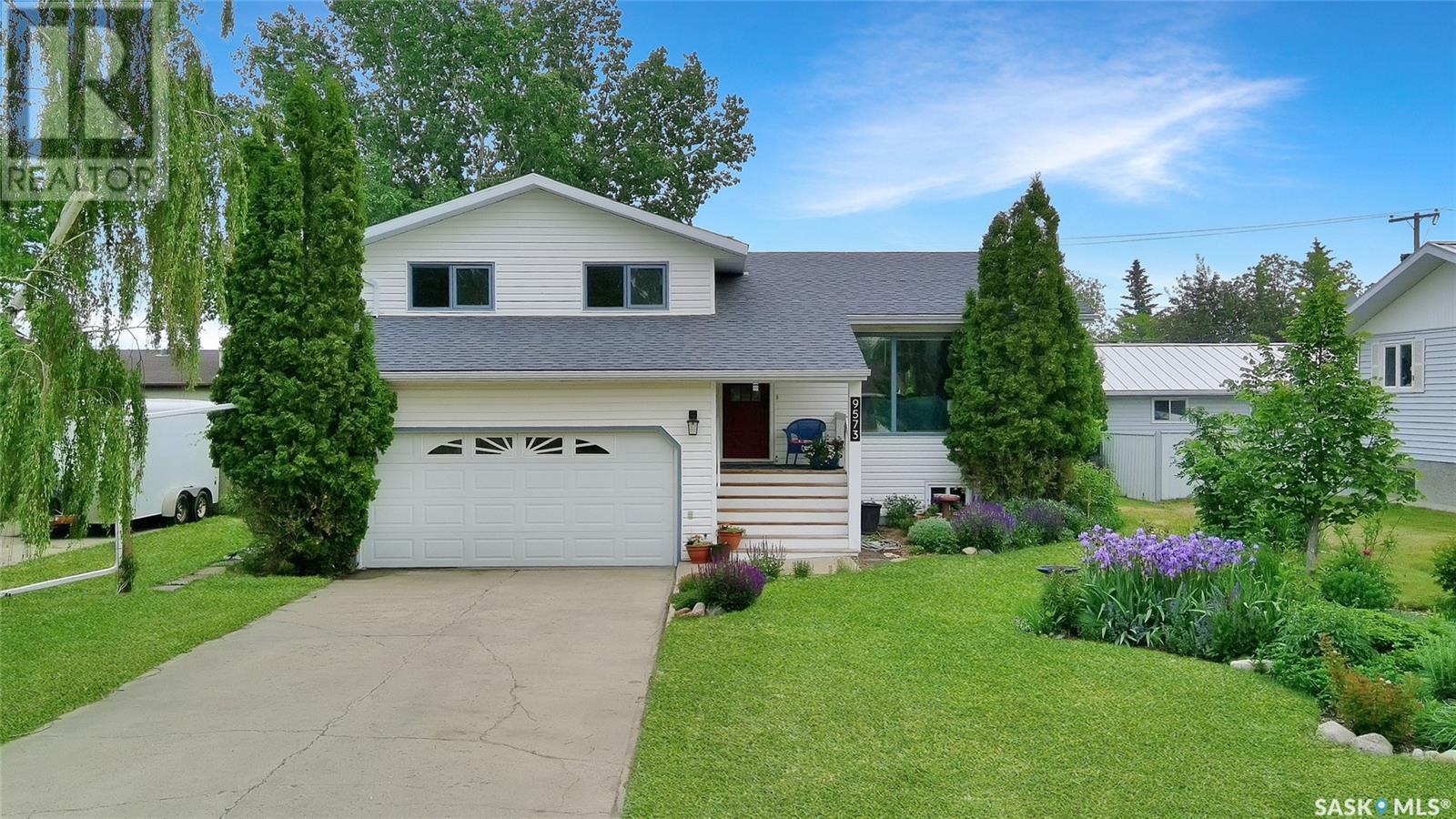 For sale: 9573 Roger Aldag AVENUE, Gull Lake, Saskatchewan S0N1A0 ...