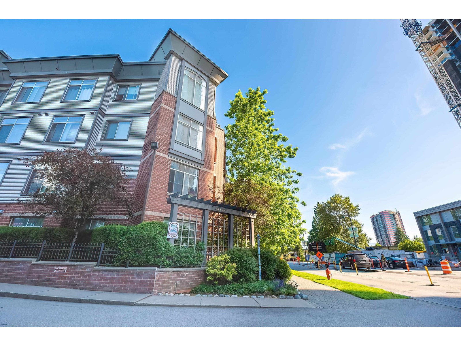 For sale: 309 10499 UNIVERSITY DRIVE, Surrey, British Columbia V3T0A4 ...