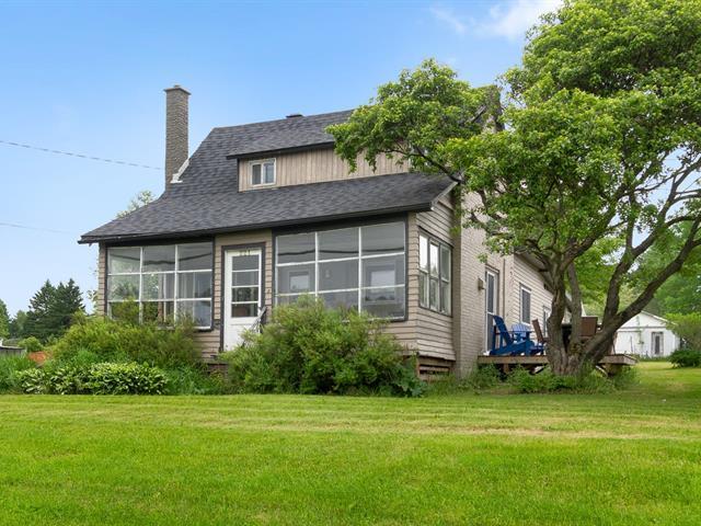 For sale: 221 Rue Angus S., East Angus, Quebec J0B1R0 - 11846506 ...