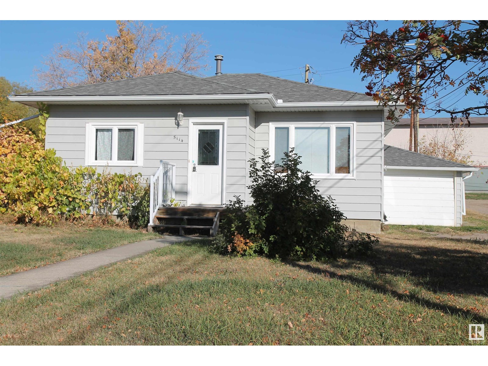 For sale: 5114 52 AV, Elk Point, Alberta T0A1A0 - E4442837 | REALTOR.ca