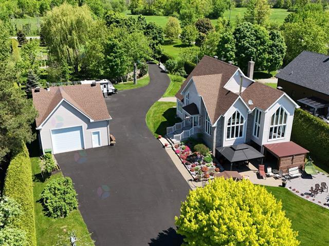 For sale: 1079 Route des Outaouais, Brownsburg-Chatham, Quebec J8G1T5 ...