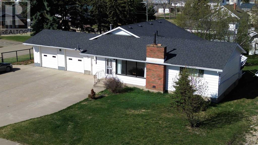 For sale: 5204 48 Street, Valleyview, Alberta T0H3N0 - A2217186 ...