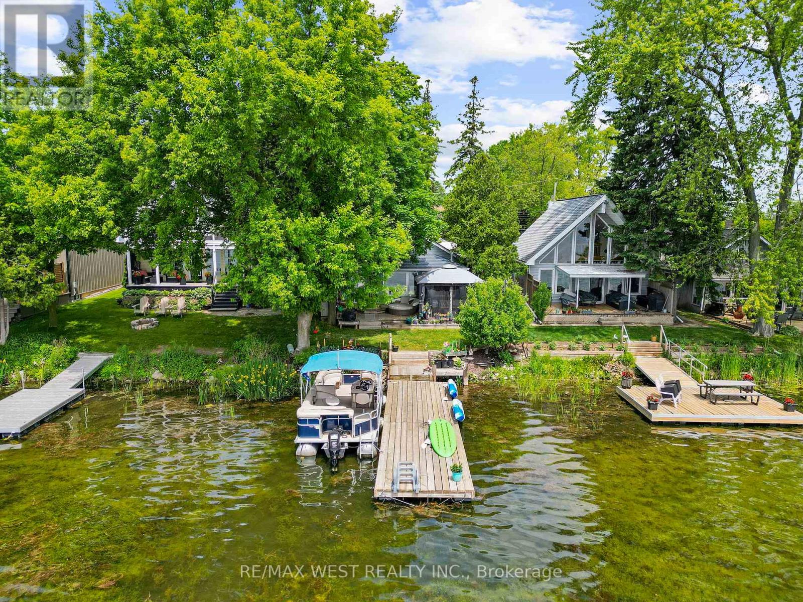 For sale: 23 HOLLY TRAIL, Puslinch (Puslinch Lake Settlement Areas ...