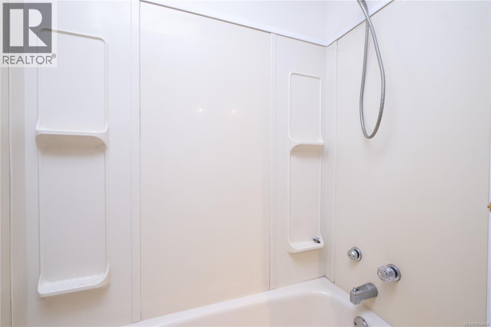 For sale: 1526 Stag Rd, Campbell River, British Columbia V9W6E4 ...