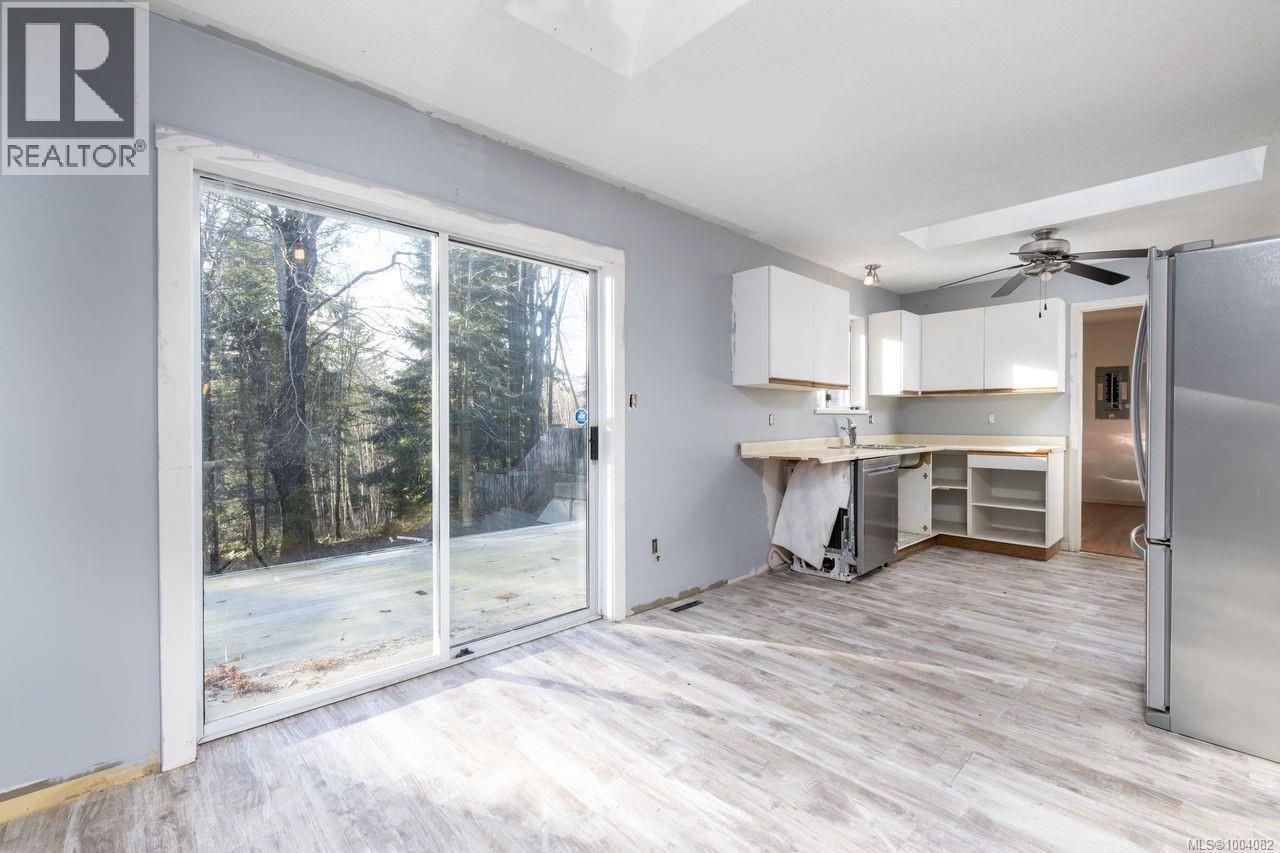 For sale: 1526 Stag Rd, Campbell River, British Columbia V9W6E4 ...