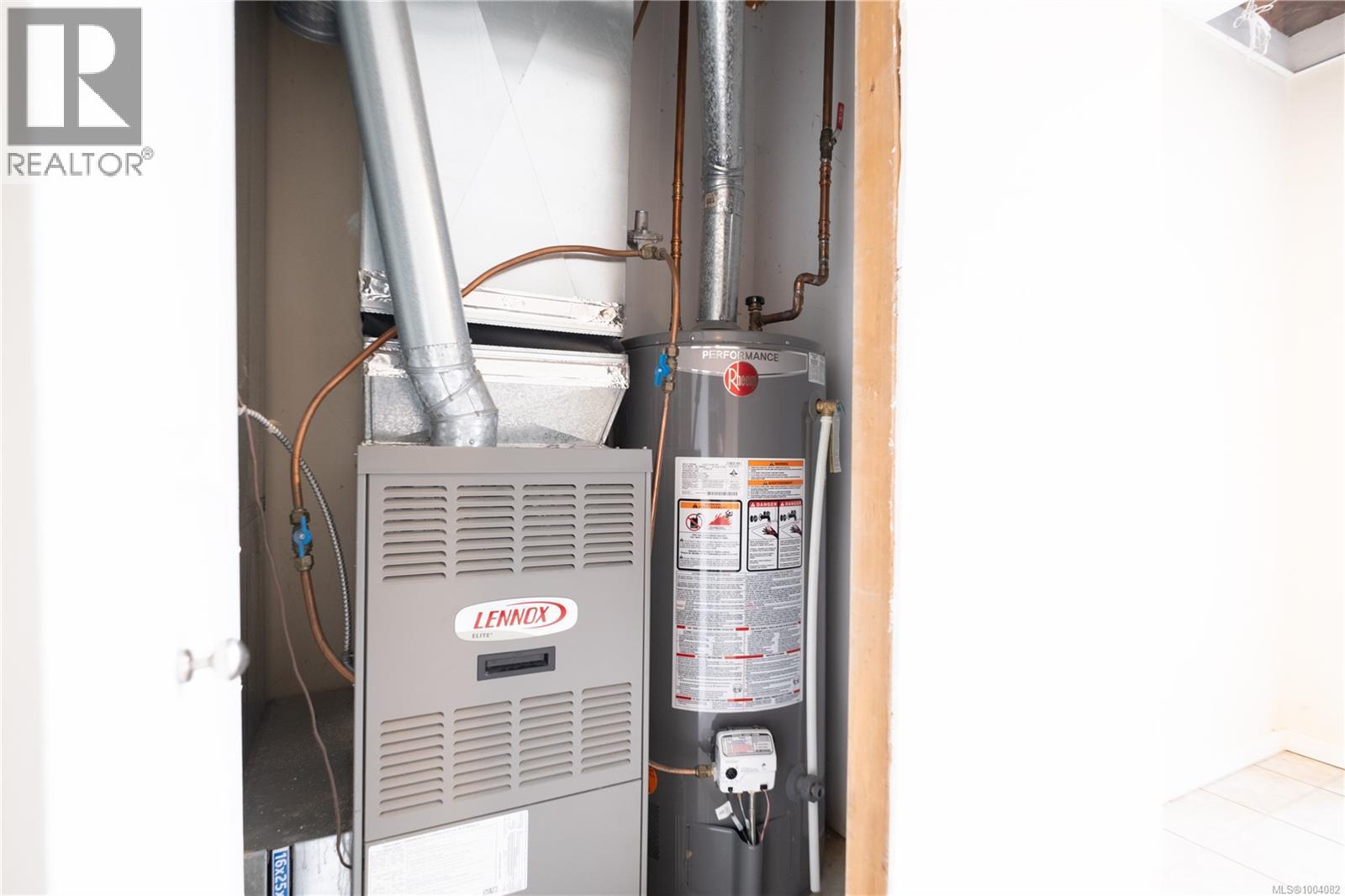 For sale: 1526 Stag Rd, Campbell River, British Columbia V9W6E4 ...