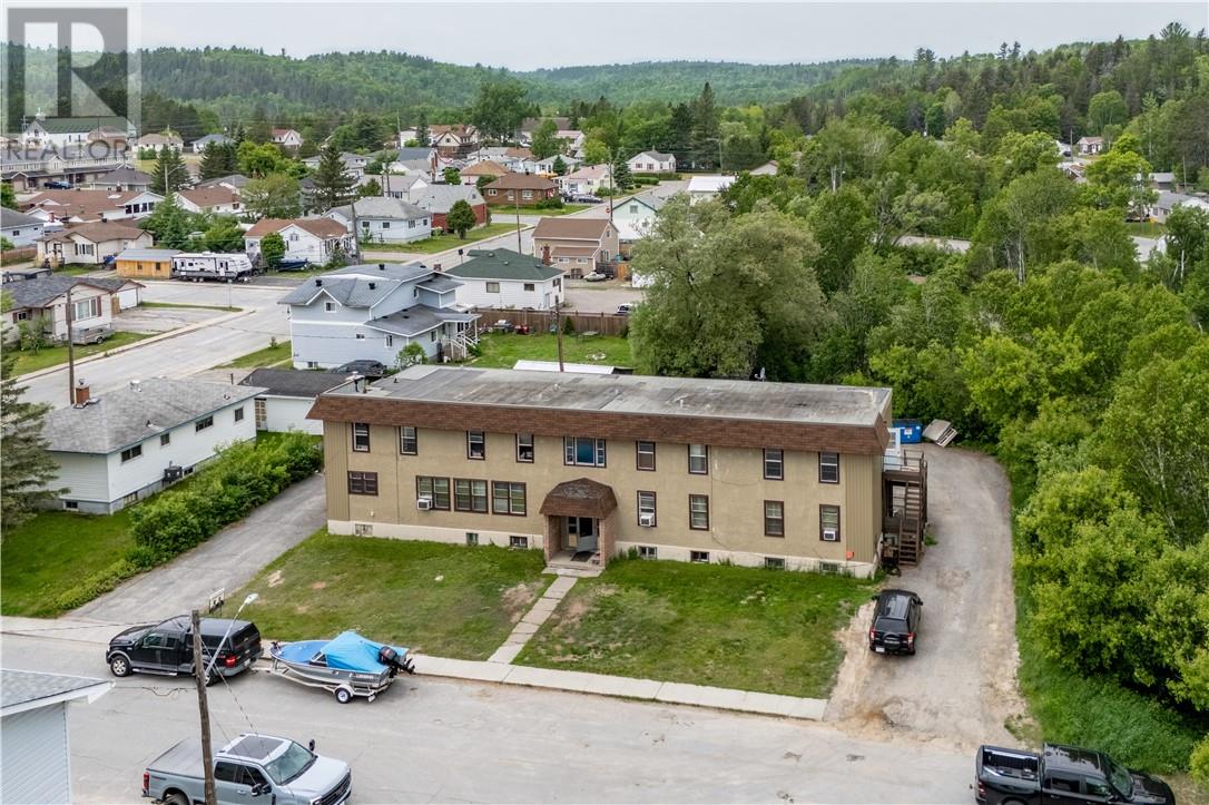 For sale: 58 Cedar Street, Levack, Ontario P3E1A5 - 2122902 | REALTOR.ca