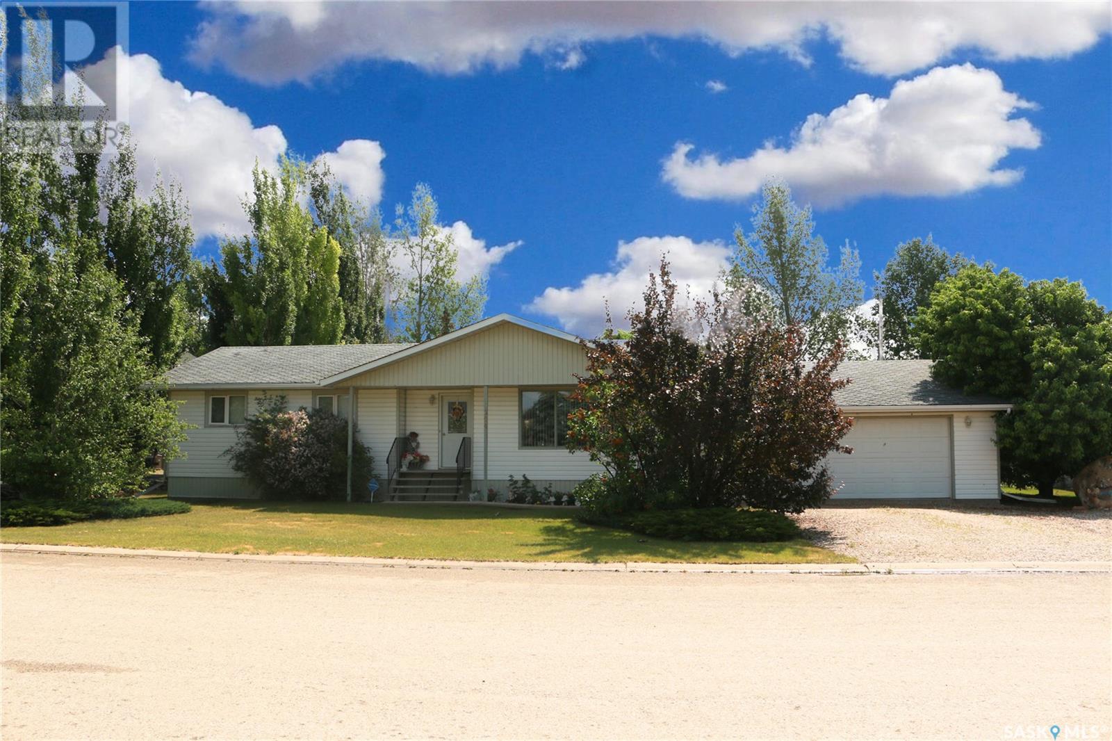 For sale: 304 Rosher STREET, Colonsay, Saskatchewan S0K0Z0 - SK010141 ...