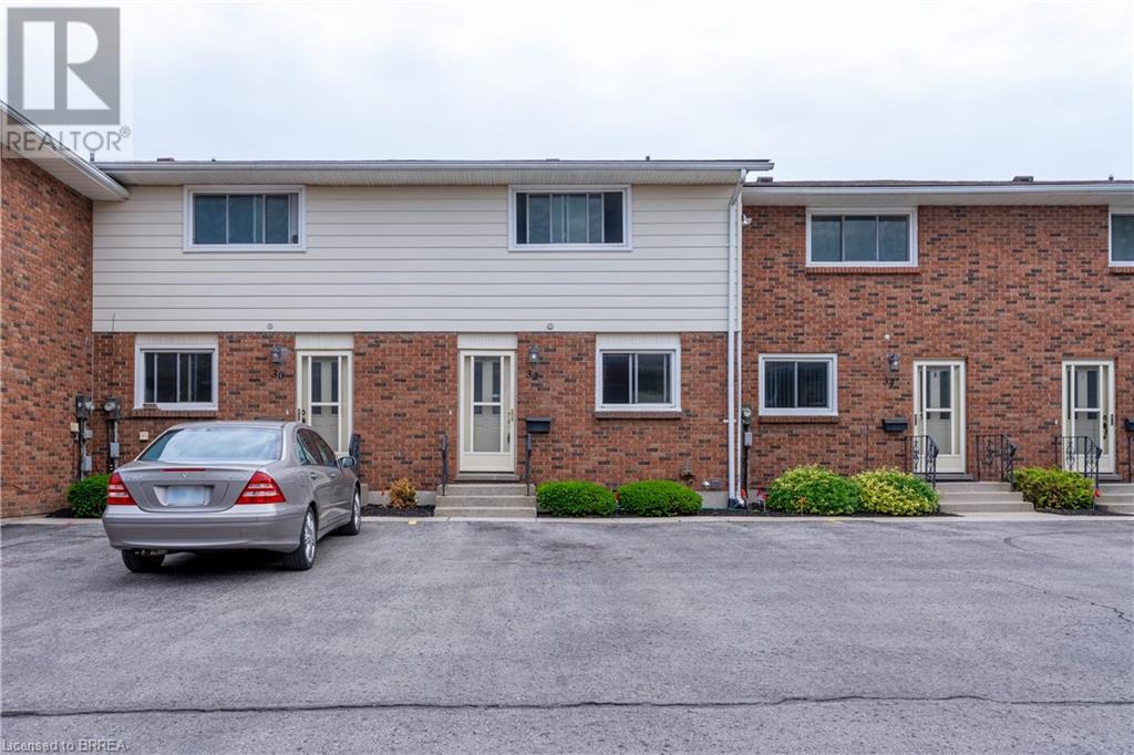 For sale: 32 MONTCLAIR Crescent Unit# 16, Simcoe, Ontario N3Y4R9 ...