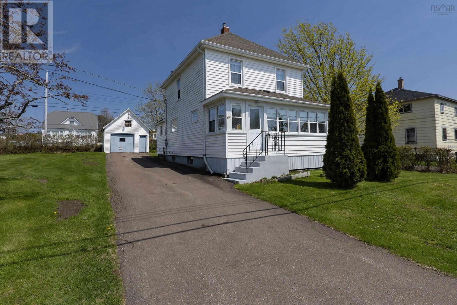 For sale: 100 Victoria Street, Springhill, Nova Scotia B0M1X0 ...