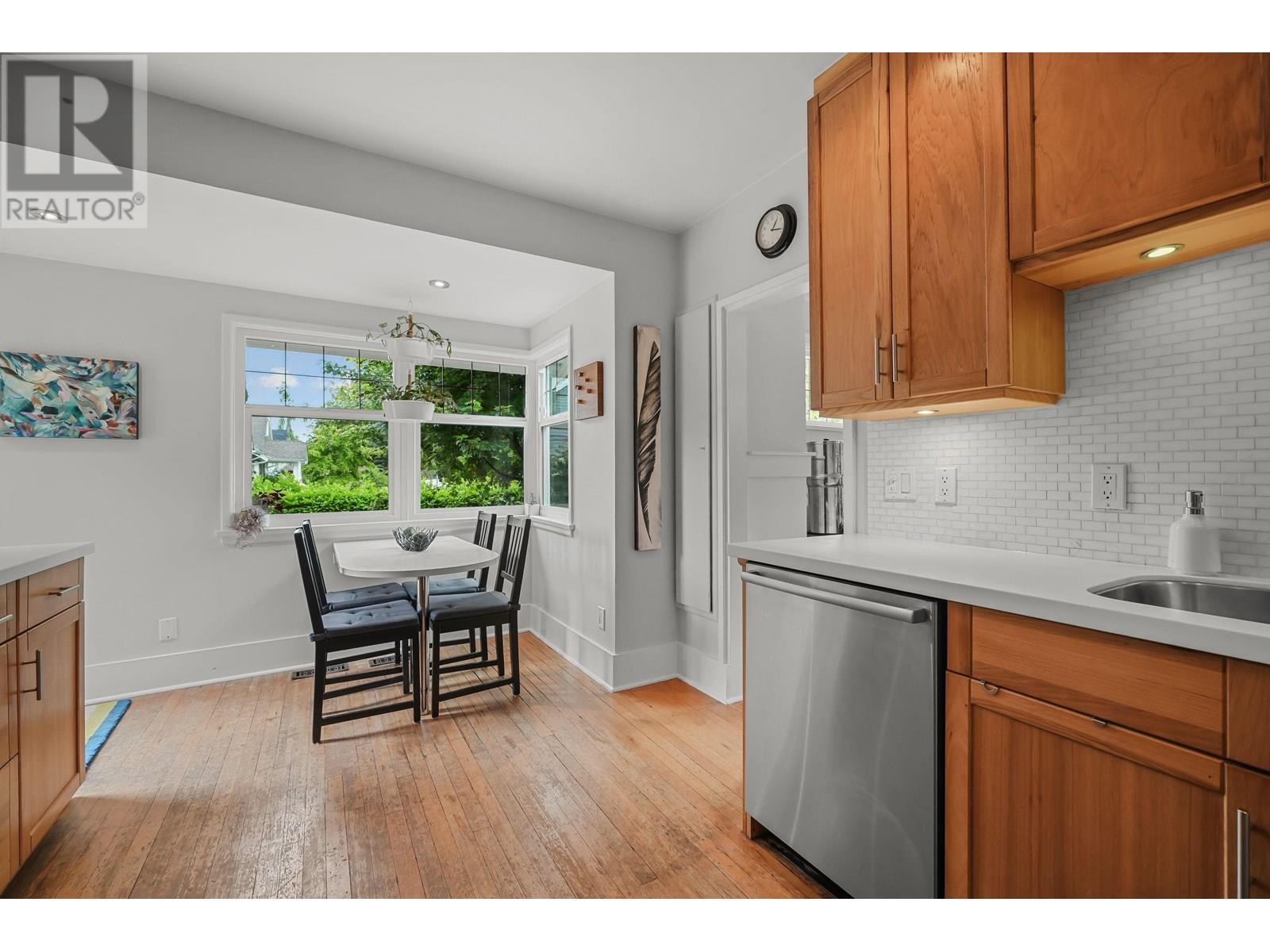 For sale: 1556 KAMLOOPS STREET, Vancouver, British Columbia V5K3W2 - R3018865 | REALTOR.ca