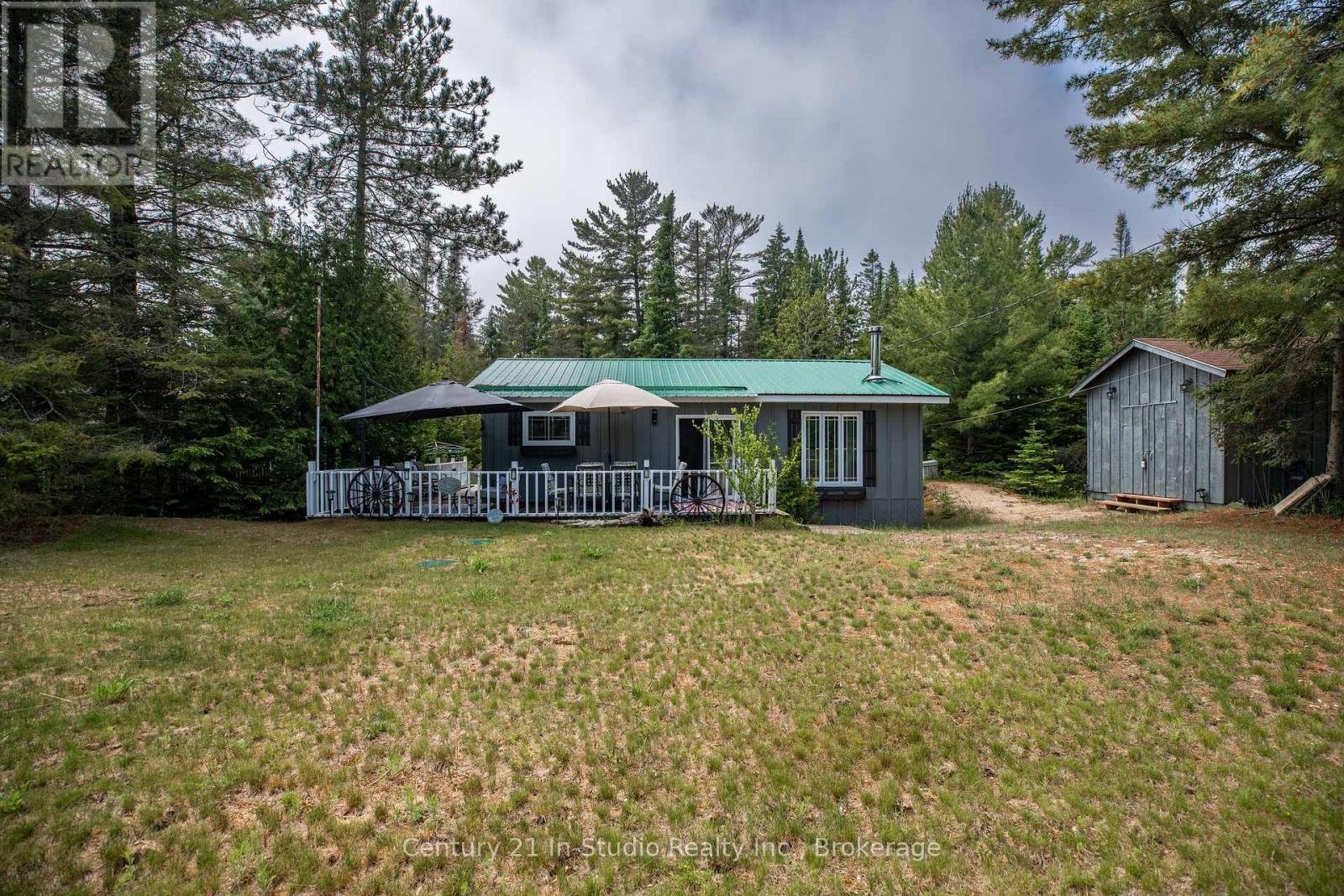 For sale: 8 SOG JE WA SA DRIVE, Native Leased Lands, Ontario N0H2G0 ...